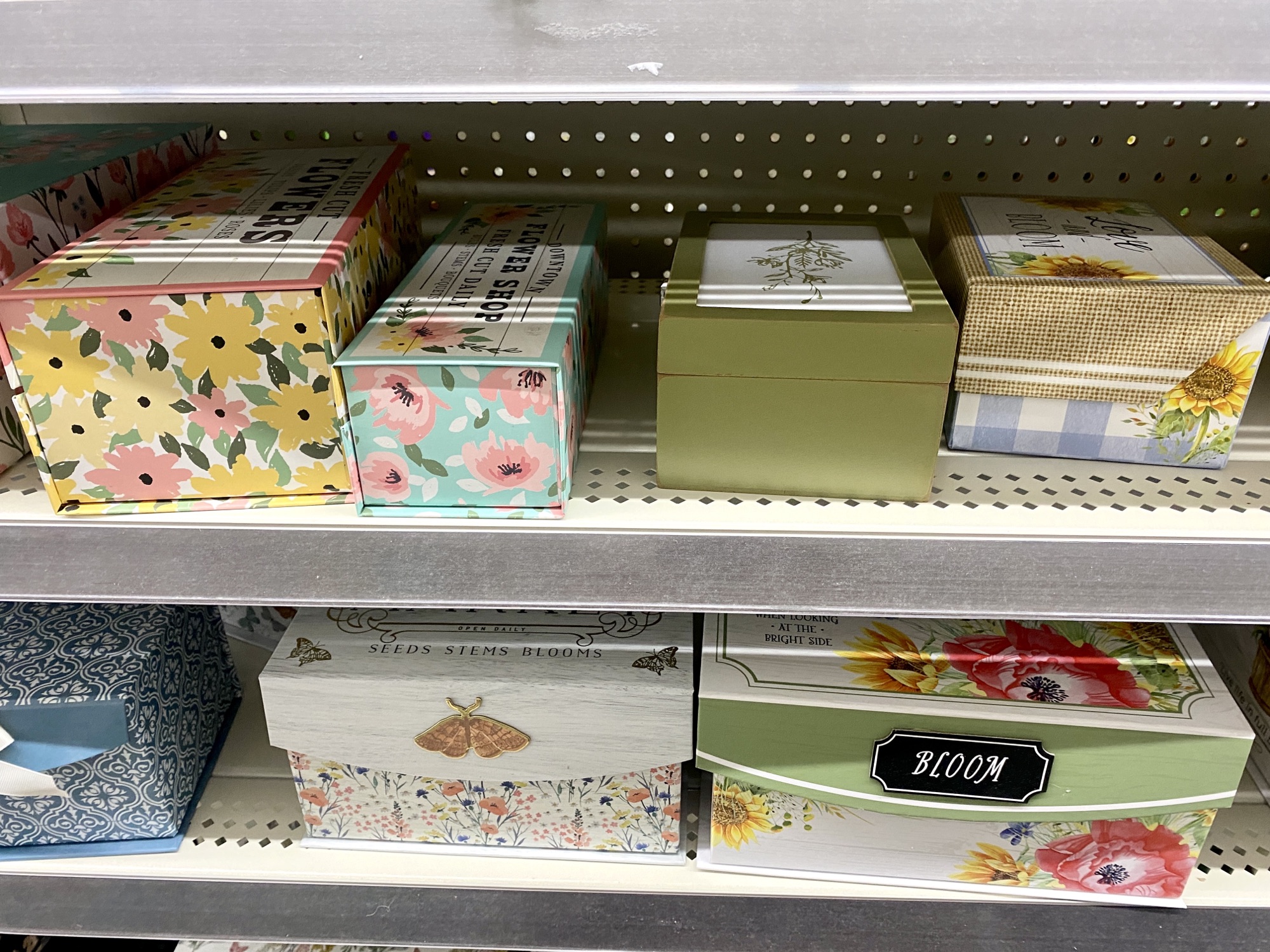 15 Can't-Miss Dollar General Spring Home Finds - Natasha's Southern Flavor